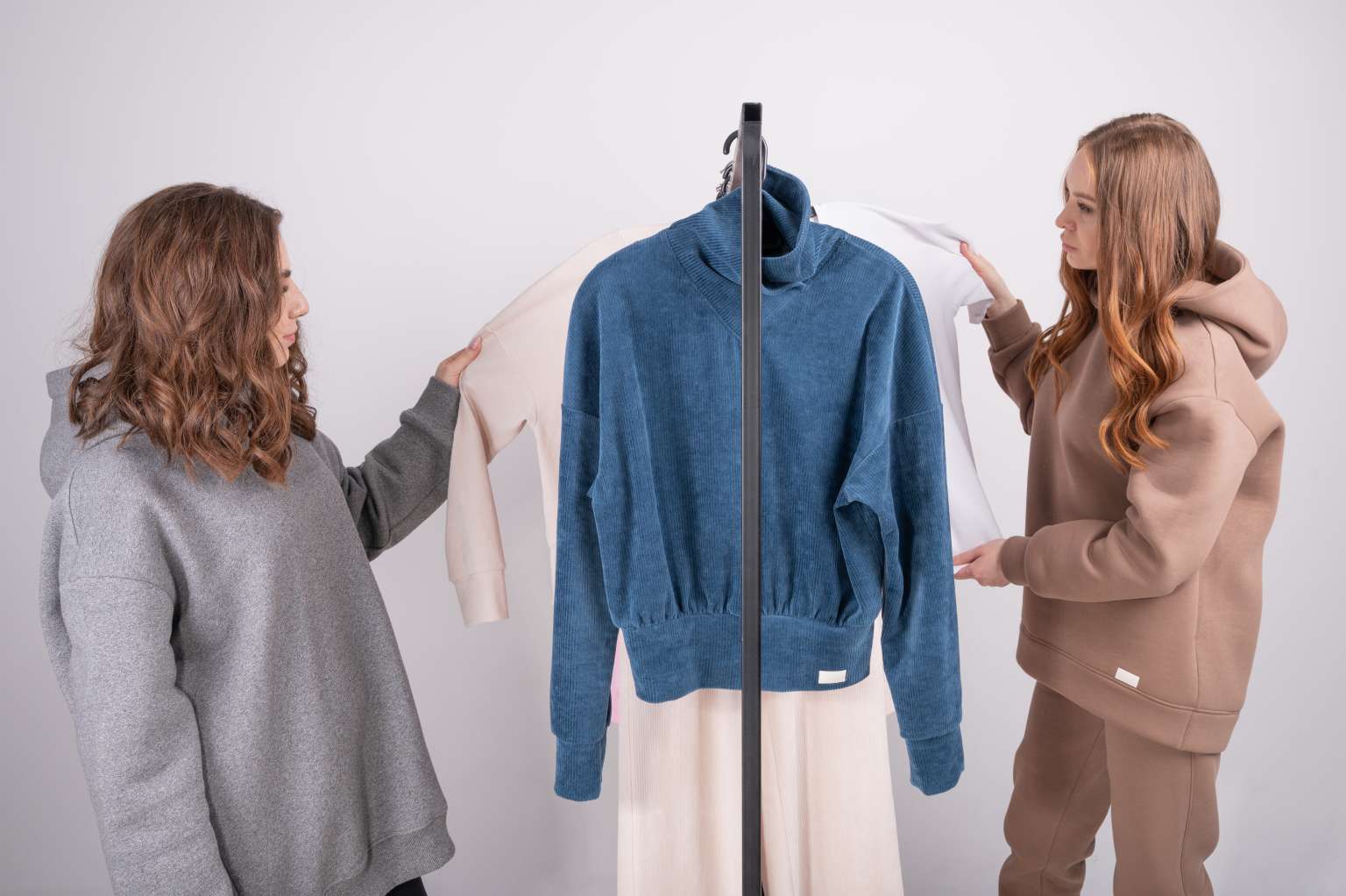 Fashion Stylist Vs. Fashion Consultant: Differences Explained - The ...