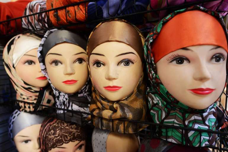 Different Ways To Wear Hijab in Trendy Styles – The Chic Fashionista