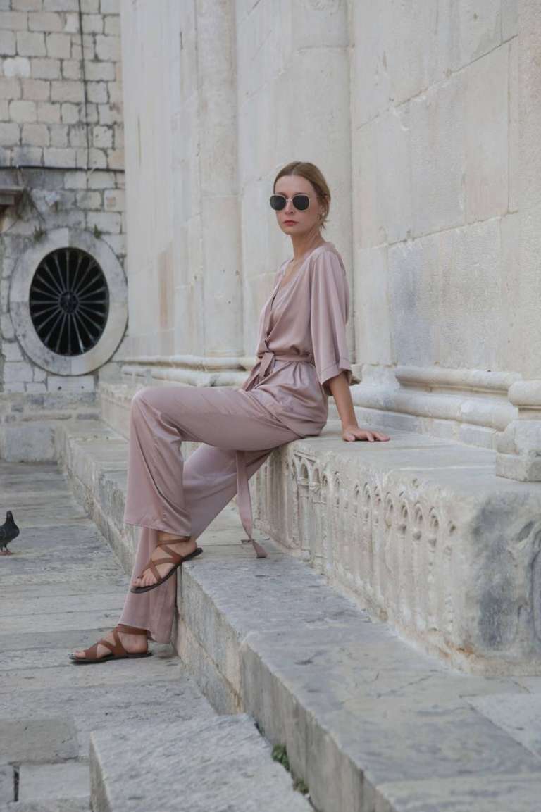 Mastering the Art of Monochrome: Chic Outfit Ideas for 2023-2024 - The Chic Fashionista